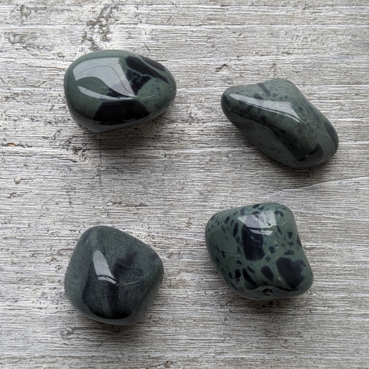 Spider Web Obsidian Tumblestone – All About The Box
